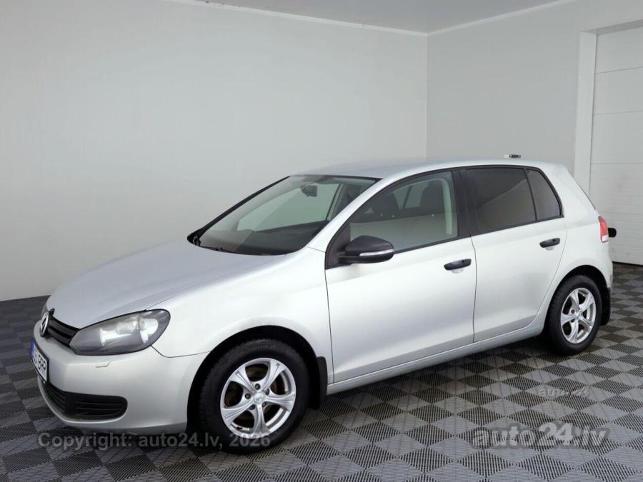 Smilšu krāsa Volkswagen Golf 2010 Tallina, ar dzinēja tilpumu 1.20 L un nobraukumu 187 tūkst. km par 3499 €, foto 2 vietnē AUTOMOTO.COM.LV