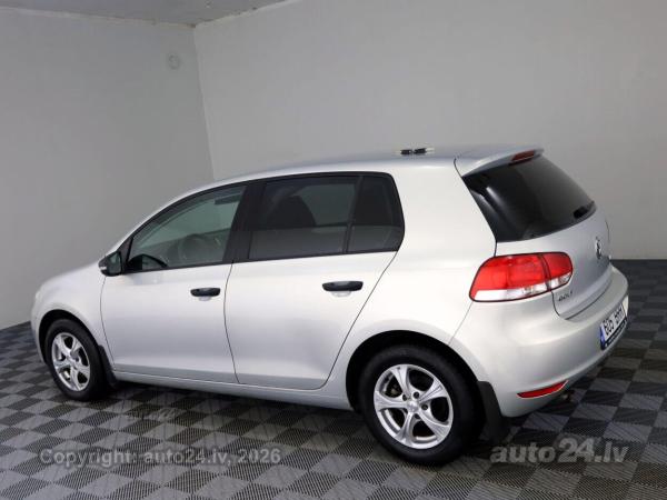 Beige Volkswagen Golf 2010 in Tallinn, with an engine capacity of 1.20 L and mileage of 187 thousand km for 3499 €, photo 4 on AUTOMOTO.COM.LV