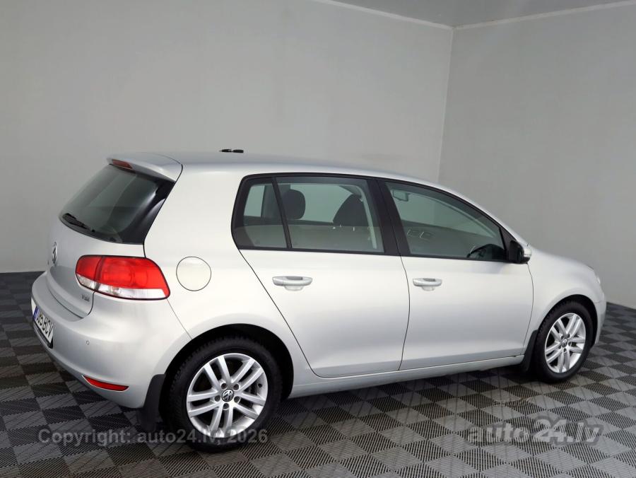 Beige Volkswagen Golf 2010 in Tallinn, with an engine capacity of 1.20 L and mileage of 186 thousand km for 2799 €, photo 4 on AUTOMOTO.COM.LV