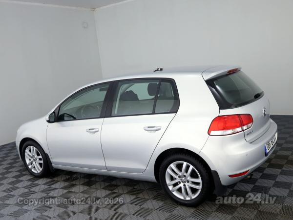 Beige Volkswagen Golf 2010 in Tallinn, with an engine capacity of 1.20 L and mileage of 186 thousand km for 2799 €, photo 4 on AUTOMOTO.COM.LV