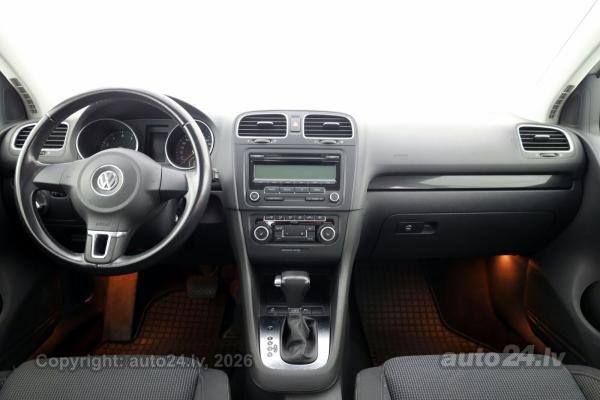 Beige Volkswagen Golf 2010 in Tallinn, with an engine capacity of 1.20 L and mileage of 186 thousand km for 2799 €, photo 5 on AUTOMOTO.COM.LV