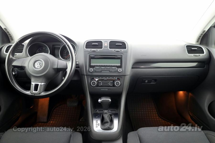 Beige Volkswagen Golf 2010 in Tallinn, with an engine capacity of 1.20 L and mileage of 186 thousand km for 2799 €, photo 6 on AUTOMOTO.COM.LV