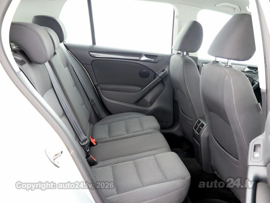 Beige Volkswagen Golf 2010 in Tallinn, with an engine capacity of 1.20 L and mileage of 186 thousand km for 2799 €, photo 8 on AUTOMOTO.COM.LV