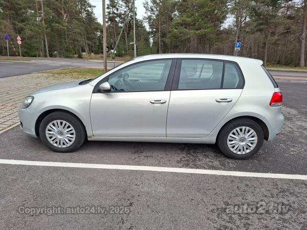 Smilšu krāsa Volkswagen Golf 2011 Tallina, ar dzinēja tilpumu 1.20 L un nobraukumu 234 tūkst. km par 4000 €, foto 1 vietnē AUTOMOTO.COM.LV