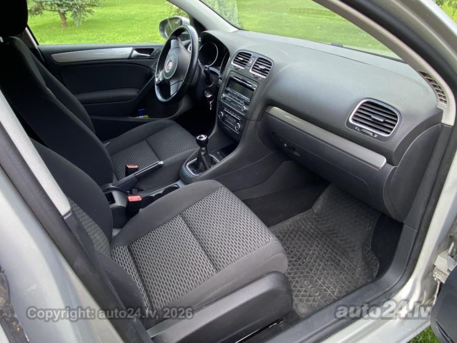 Smilšu krāsa Volkswagen Golf 2013 Tallina, ar dzinēja tilpumu 1.40 L un nobraukumu 143 tūkst. km par 4300 €, foto 7 vietnē AUTOMOTO.COM.LV