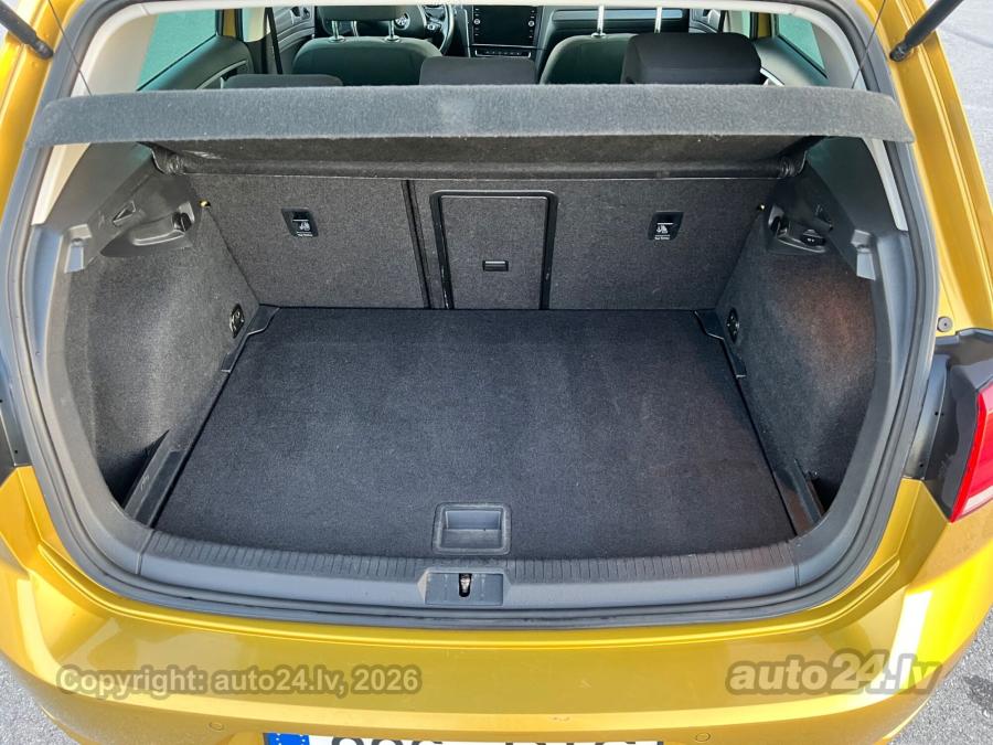 Smilšu krāsa Volkswagen Golf 2017 Tallina, ar dzinēja tilpumu 1.40 L un nobraukumu 12 tūkst. km par 14000 €, foto 15 vietnē AUTOMOTO.COM.LV