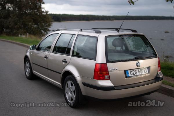 Smilšu krāsa Volkswagen Golf 2005 Tallina, ar dzinēja tilpumu 1.60 L un nobraukumu 50 tūkst. km par 4900 €, foto 3 vietnē AUTOMOTO.COM.LV