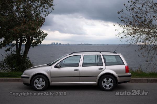 Smilšu krāsa Volkswagen Golf 2005 Tallina, ar dzinēja tilpumu 1.60 L un nobraukumu 50 tūkst. km par 4900 €, foto 4 vietnē AUTOMOTO.COM.LV
