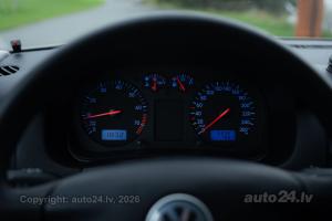Smilšu krāsa Volkswagen Golf 2005 Tallina, ar dzinēja tilpumu 1.60 L un nobraukumu 50 tūkst. km par 4900 €, foto 9 vietnē AUTOMOTO.COM.LV