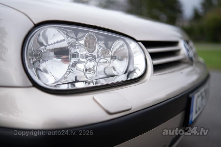 Smilšu krāsa Volkswagen Golf 2005 Tallina, ar dzinēja tilpumu 1.60 L un nobraukumu 50 tūkst. km par 4900 €, foto 15 vietnē AUTOMOTO.COM.LV