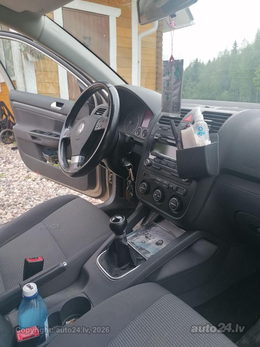Smilšu krāsa Volkswagen Golf 2009 Veru, ar dzinēja tilpumu 1.90 L un nobraukumu 0 tūkst. km par 1800 €, foto 9 vietnē AUTOMOTO.COM.LV