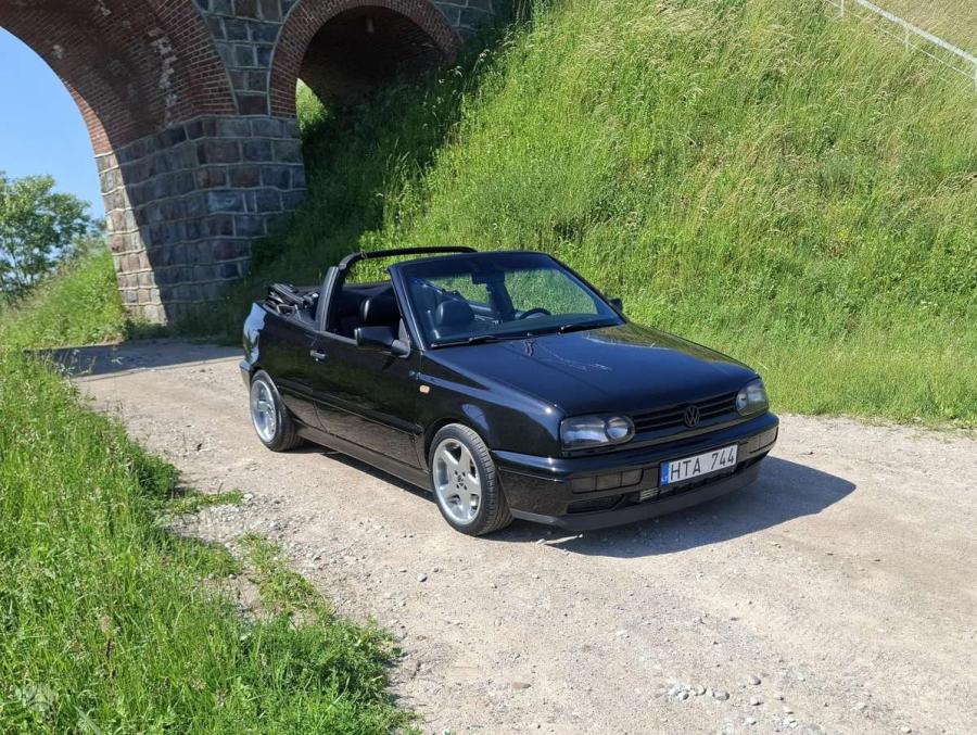Black Volkswagen Golf 1996 in Kretinga, with an engine capacity of 1.90 L and mileage of 271 thousand km for 3200 €, photo 1 on AUTOMOTO.COM.LV