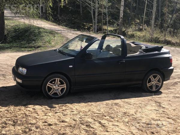 Melns Volkswagen Golf 1997 Rīga, ar dzinēja tilpumu 1.90 L un nobraukumu 294 tūkst. km par 1900 €, foto 1 vietnē AUTOMOTO.COM.LV