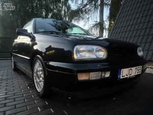 Black Volkswagen Golf 1997 in Vilnius, with an engine capacity of 1.80 L and mileage of 205 thousand km for 1800 €, photo 3 on AUTOMOTO.COM.LV