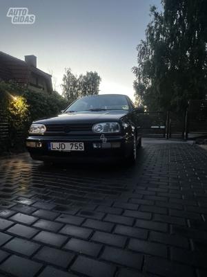 Black Volkswagen Golf 1997 in Vilnius, with an engine capacity of 1.80 L and mileage of 205 thousand km for 1800 €, photo 5 on AUTOMOTO.COM.LV