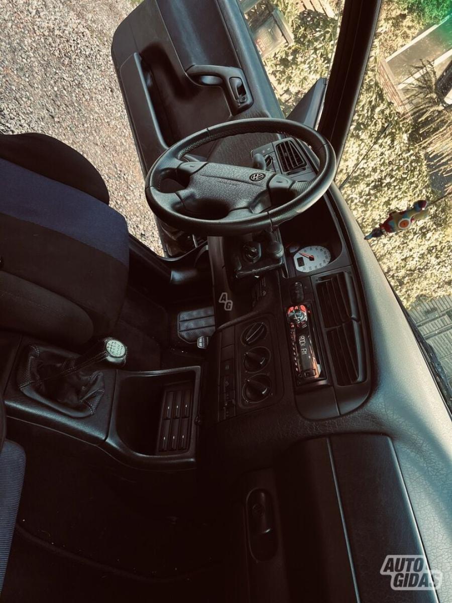 Black Volkswagen Golf 1997 in Vilnius, with an engine capacity of 1.80 L and mileage of 205 thousand km for 1800 €, photo 9 on AUTOMOTO.COM.LV