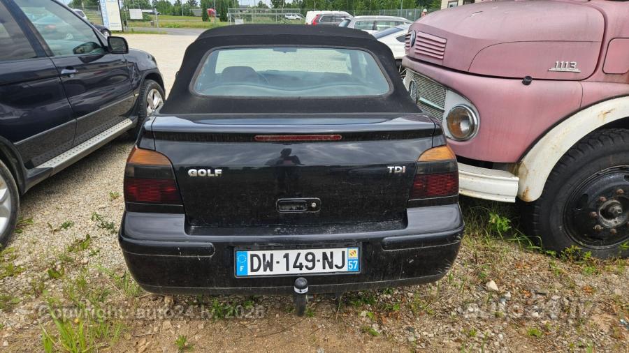 Melns Volkswagen Golf 2000 Tartu, ar dzinēja tilpumu 1.90 L un nobraukumu 0 tūkst. km par 3500 €, foto 8 vietnē AUTOMOTO.COM.LV