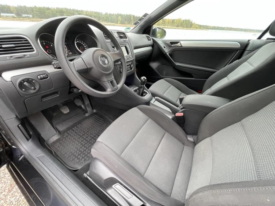 Black Volkswagen Golf 2012 in Riga, with an engine capacity of 1.60 L and mileage of 173 thousand km for 5750 €, photo 3 on AUTOMOTO.COM.LV