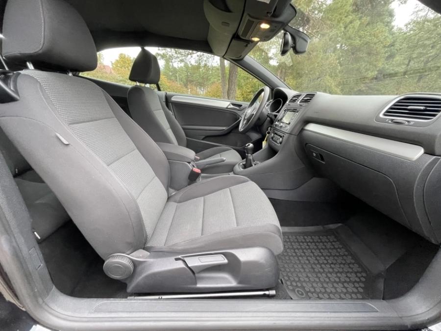 Black Volkswagen Golf 2012 in Riga, with an engine capacity of 1.60 L and mileage of 173 thousand km for 5750 €, photo 7 on AUTOMOTO.COM.LV