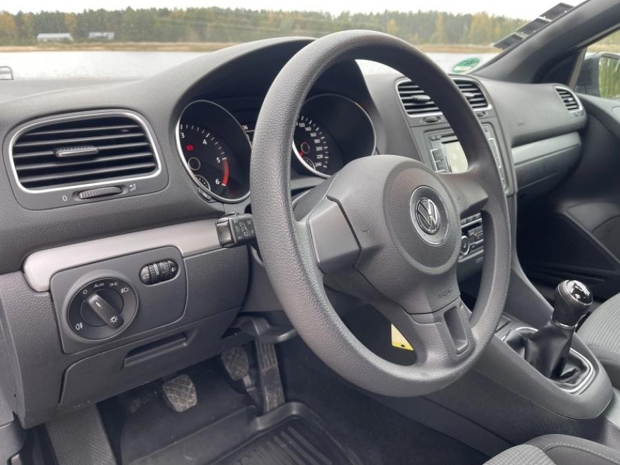 Black Volkswagen Golf 2012 in Riga, with an engine capacity of 1.60 L and mileage of 173 thousand km for 5750 €, photo 13 on AUTOMOTO.COM.LV