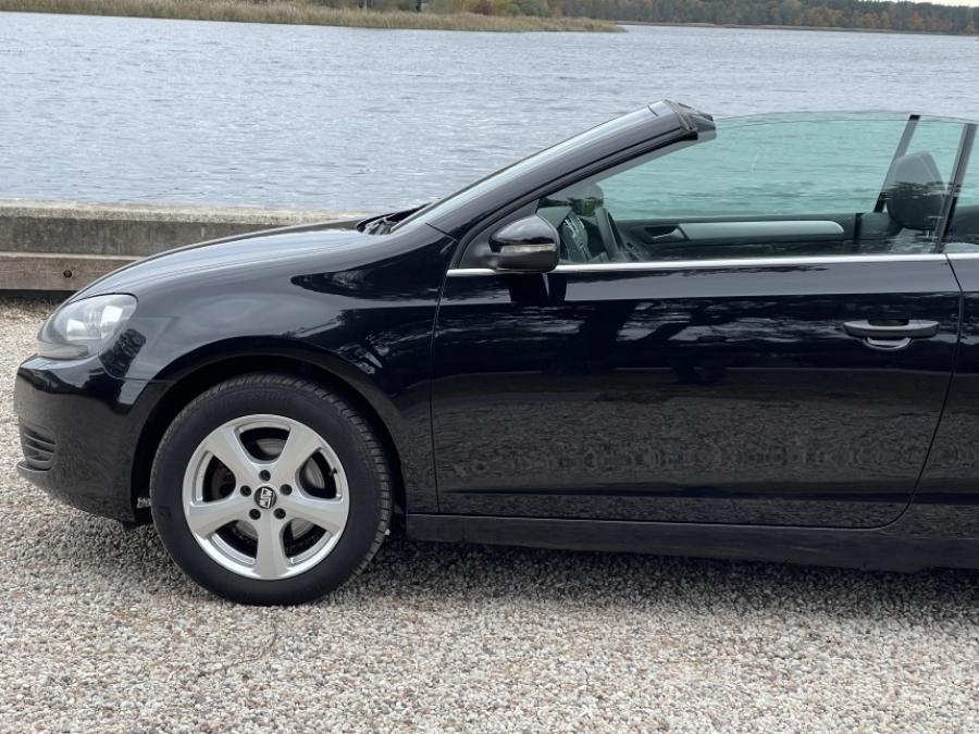 Black Volkswagen Golf 2012 in Riga, with an engine capacity of 1.60 L and mileage of 173 thousand km for 5750 €, photo 25 on AUTOMOTO.COM.LV