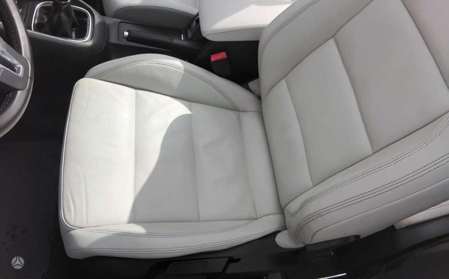Black Volkswagen Golf 2012 in Marijampole, with an engine capacity of 1.39 L and mileage of 199 thousand km for 4999 €, photo 16 on AUTOMOTO.COM.LV