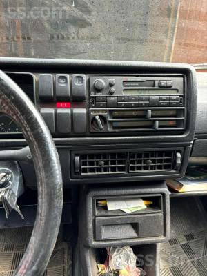 Melns Volkswagen Golf 1990 Jūrmala, ar dzinēja tilpumu 1.40 L un nobraukumu 156 tūkst. km par 1300 €, foto 5 vietnē AUTOMOTO.COM.LV