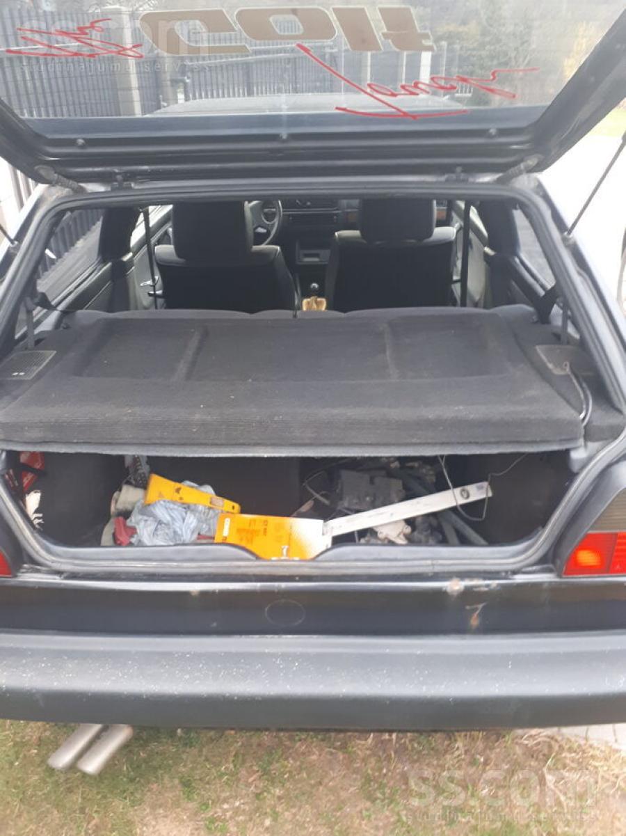 Black Volkswagen Golf 1991 in Riga, with an engine capacity of 1.80 L and mileage of 228 thousand km for 2200 €, photo 13 on AUTOMOTO.COM.LV