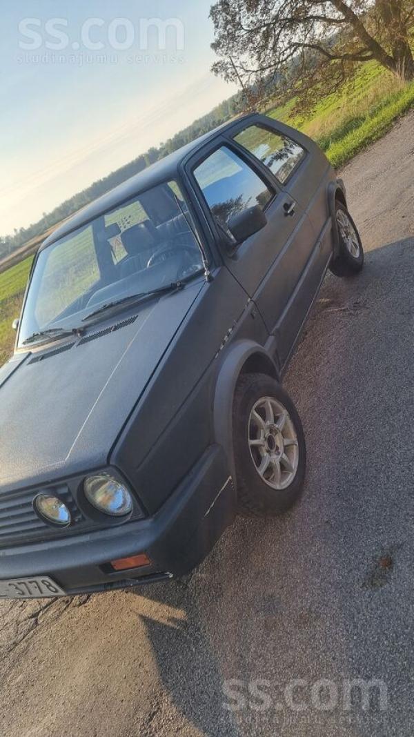 Black Volkswagen Golf 1991 in Bauska, with an engine capacity of 1.90 L and mileage of 273 thousand km for 1350 €, photo 4 on AUTOMOTO.COM.LV