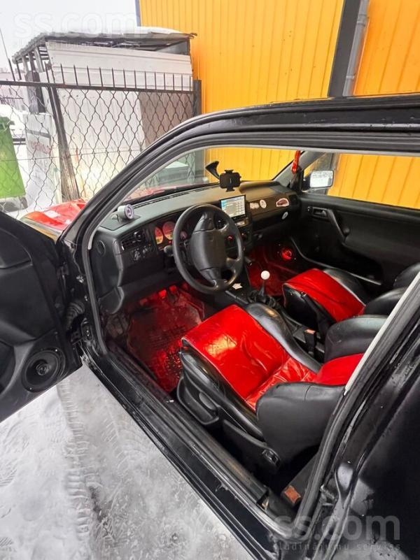 Melns Volkswagen Golf 1995 Rīga, ar dzinēja tilpumu 1.90 L un nobraukumu 0 tūkst. km par 2000 €, foto 8 vietnē AUTOMOTO.COM.LV