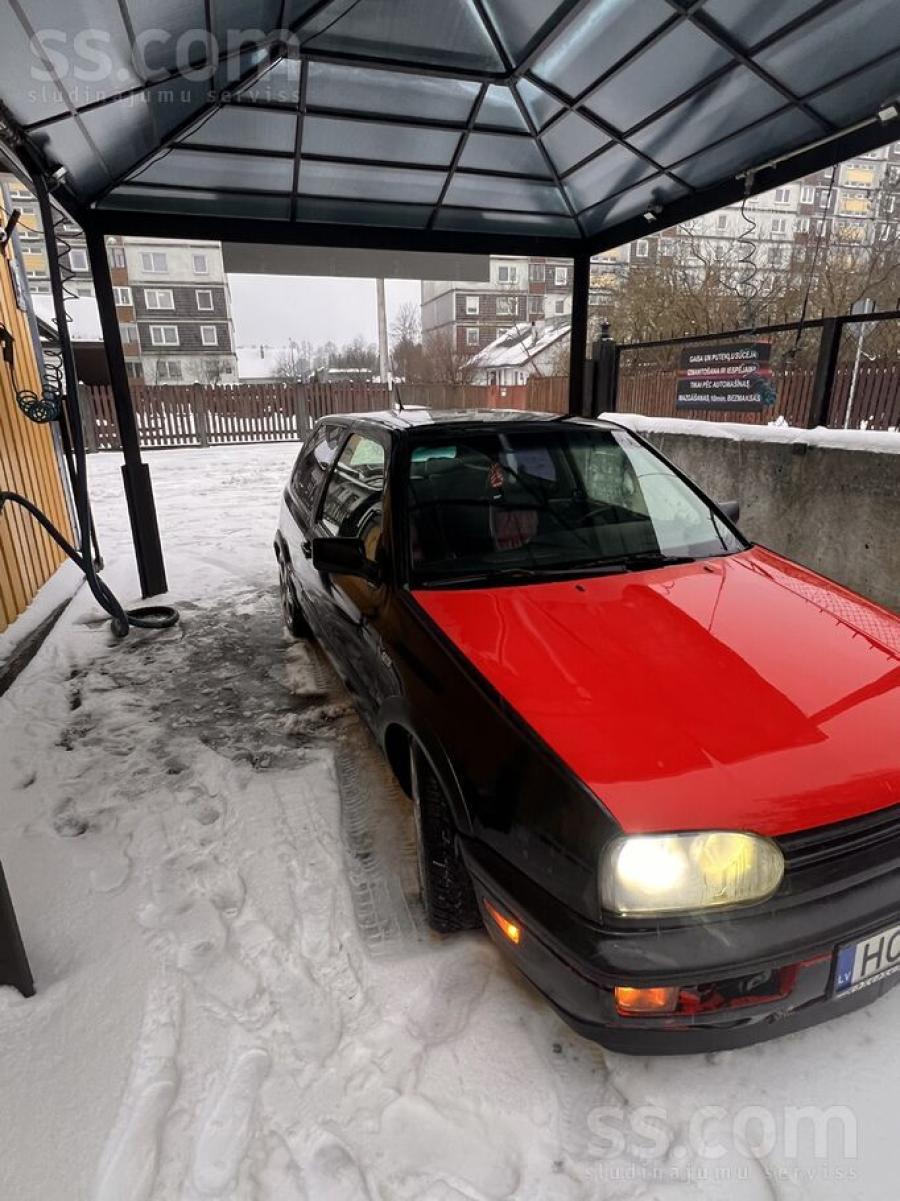 Black Volkswagen Golf 1995 in Riga, with an engine capacity of 1.90 L and mileage of 0 thousand km for 1400 €, photo 4 on AUTOMOTO.COM.LV