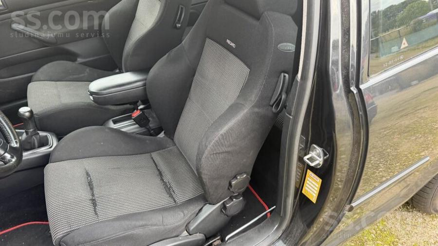 Black Volkswagen Golf 1999 in Limbazi, with an engine capacity of 1.80 L and mileage of 300 thousand km for 3300 €, photo 12 on AUTOMOTO.COM.LV
