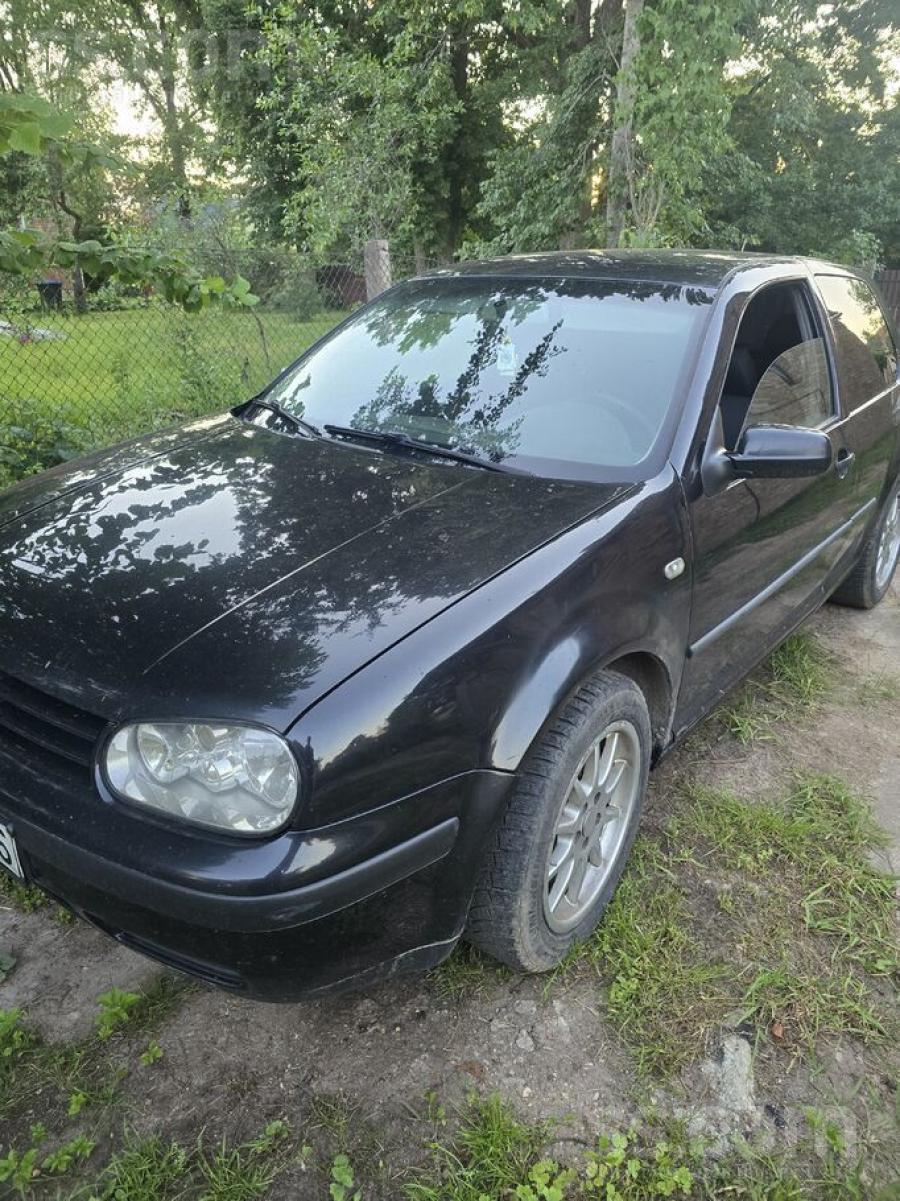 Melns Volkswagen Golf 2001 Dobele, ar dzinēja tilpumu 1.90 L un nobraukumu 410 tūkst. km par 1200 €, foto 1 vietnē AUTOMOTO.COM.LV