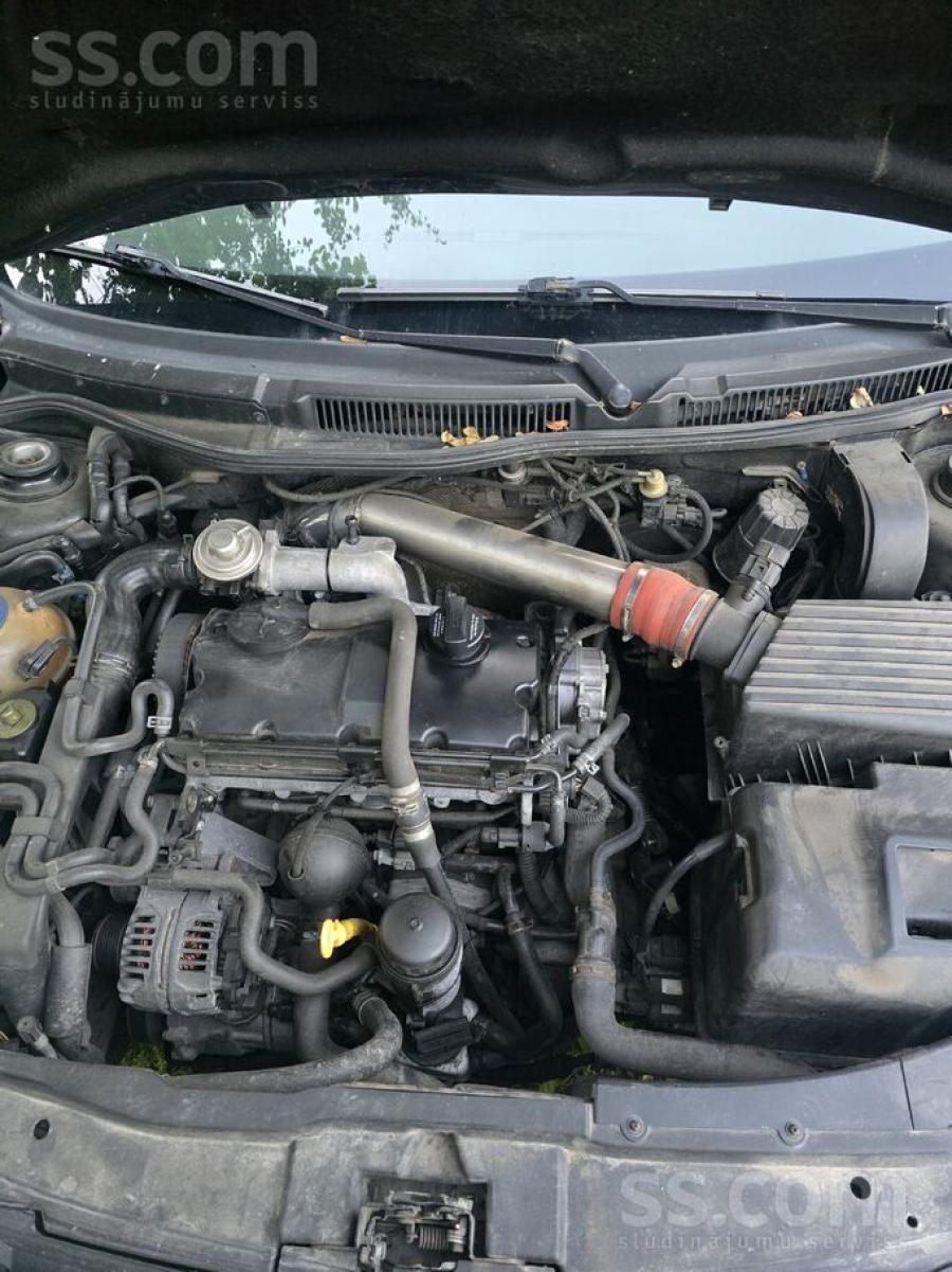 Melns Volkswagen Golf 2001 Dobele, ar dzinēja tilpumu 1.90 L un nobraukumu 410 tūkst. km par 1200 €, foto 6 vietnē AUTOMOTO.COM.LV