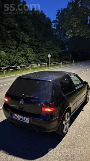 Melns Volkswagen Golf 2001 Bauska, ar dzinēja tilpumu 1.90 L un nobraukumu 447 tūkst. km par 1300 €, foto 3 vietnē AUTOMOTO.COM.LV