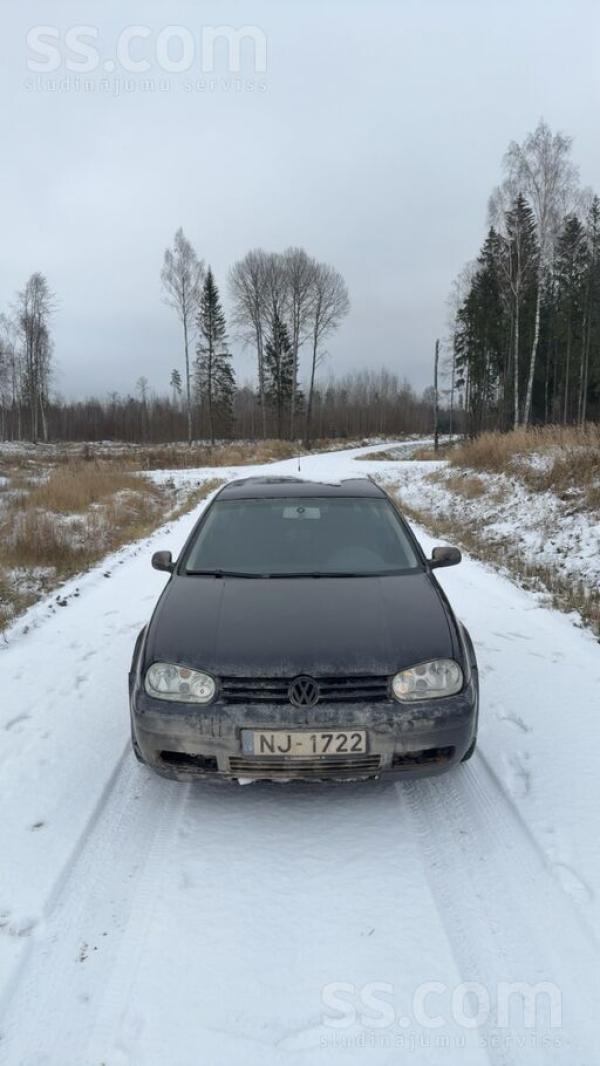 Melns Volkswagen Golf 2002 Jēkabpils, ar dzinēja tilpumu 1.90 L un nobraukumu 301 tūkst. km par 1300 €, foto 3 vietnē AUTOMOTO.COM.LV