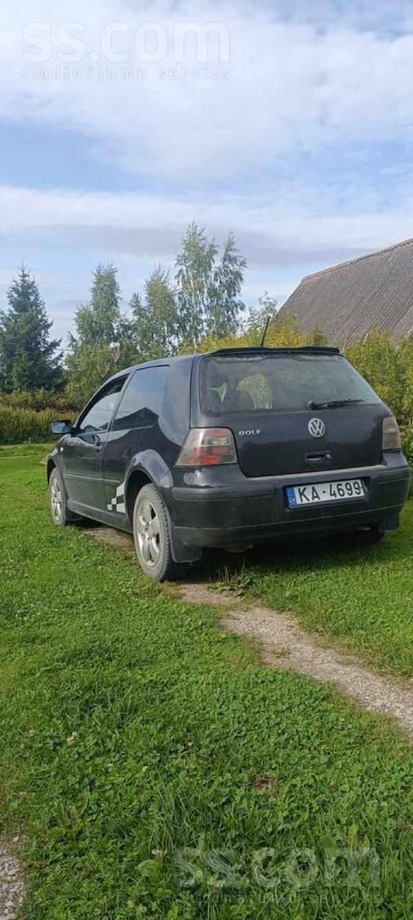 Melns Volkswagen Golf 2002 Daugavpils, ar dzinēja tilpumu 1.40 L un nobraukumu 215 tūkst. km par 1300 €, foto 2 vietnē AUTOMOTO.COM.LV