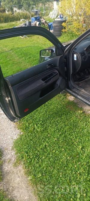 Melns Volkswagen Golf 2002 Daugavpils, ar dzinēja tilpumu 1.40 L un nobraukumu 215 tūkst. km par 1300 €, foto 4 vietnē AUTOMOTO.COM.LV