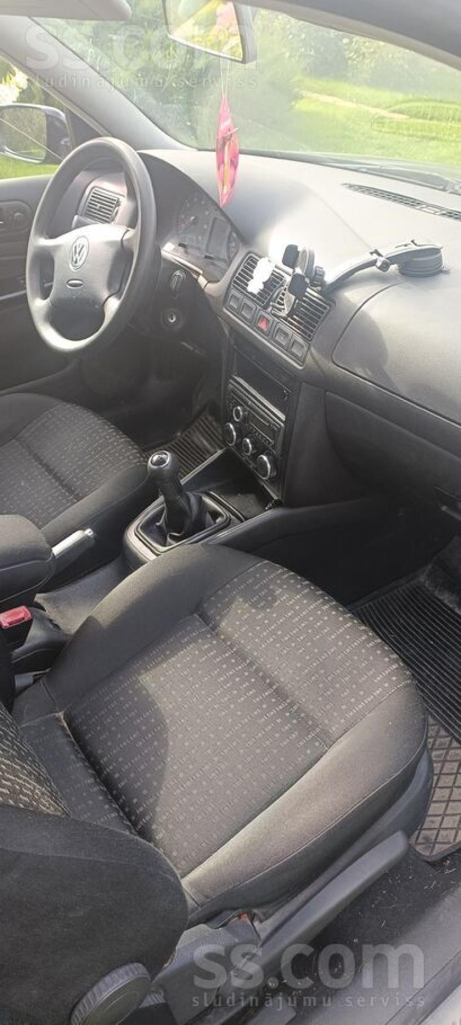 Melns Volkswagen Golf 2002 Daugavpils, ar dzinēja tilpumu 1.40 L un nobraukumu 215 tūkst. km par 1300 €, foto 6 vietnē AUTOMOTO.COM.LV