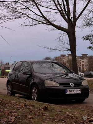 Melns Volkswagen Golf 2003 Kauņa, ar dzinēja tilpumu 1.90 L un nobraukumu 264 tūkst. km par 1350 €, foto  vietnē AUTOMOTO.COM.LV