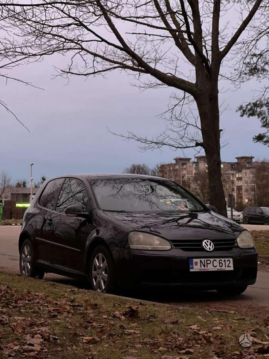 Melns Volkswagen Golf 2003 Kauņa, ar dzinēja tilpumu 1.90 L un nobraukumu 264 tūkst. km par 1350 €, foto 1 vietnē AUTOMOTO.COM.LV
