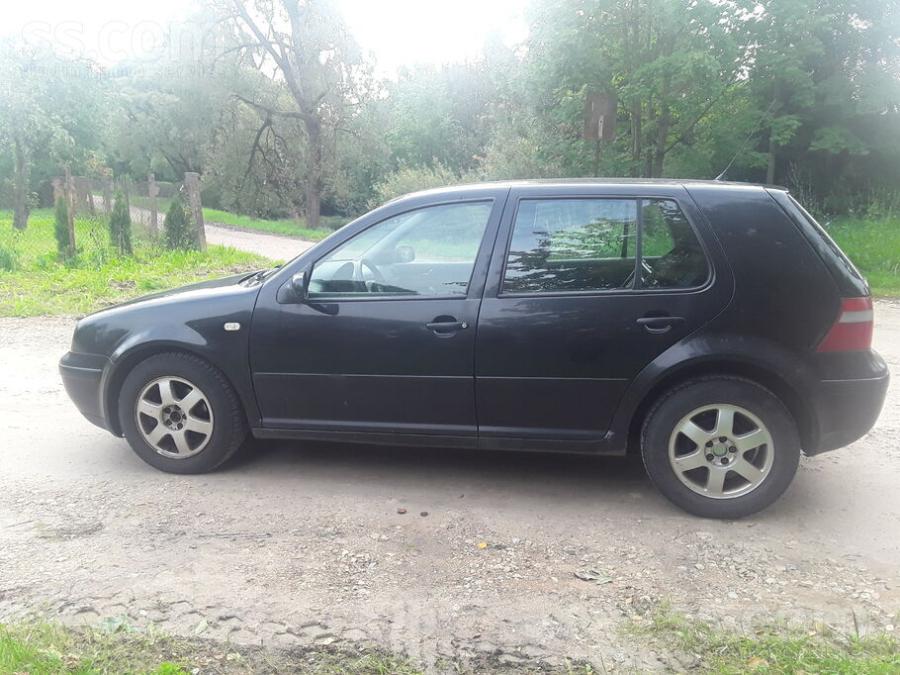 Melns Volkswagen Golf 2003 Rīga, ar dzinēja tilpumu 1.90 L un nobraukumu 432 tūkst. km par 900 €, foto 3 vietnē AUTOMOTO.COM.LV