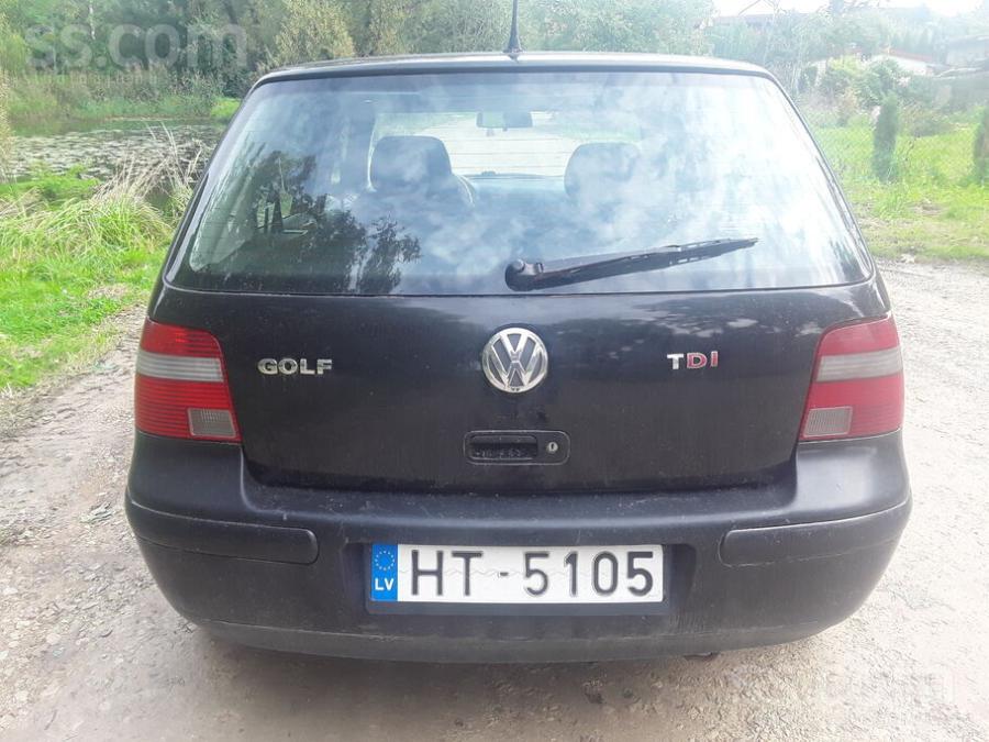 Melns Volkswagen Golf 2003 Rīga, ar dzinēja tilpumu 1.90 L un nobraukumu 432 tūkst. km par 900 €, foto 4 vietnē AUTOMOTO.COM.LV