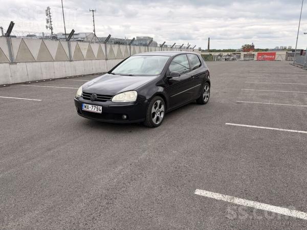 Black Volkswagen Golf 2004 in Riga, with an engine capacity of 1.90 L and mileage of 358 thousand km for 2700 €, photo 2 on AUTOMOTO.COM.LV