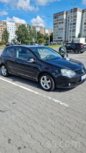 Черный Фольксваген Гольф 2004 в Рига, объемом двигателя 1.90 л и пробегом 383 тыс. км за 1100 €, фото 4 на AUTOMOTO.COM.LV