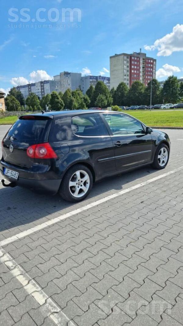 Black Volkswagen Golf 2004 in Riga, with an engine capacity of 1.90 L and mileage of 383 thousand km for 1100 €, photo 5 on AUTOMOTO.COM.LV