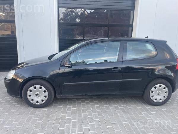 Melns Volkswagen Golf 2004 Rīga, ar dzinēja tilpumu 1.90 L un nobraukumu 356 tūkst. km par 1280 €, foto 3 vietnē AUTOMOTO.COM.LV