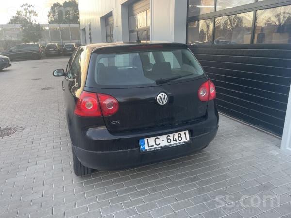 Melns Volkswagen Golf 2004 Rīga, ar dzinēja tilpumu 1.90 L un nobraukumu 356 tūkst. km par 1280 €, foto 4 vietnē AUTOMOTO.COM.LV
