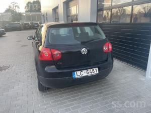 Melns Volkswagen Golf 2004 Rīga, ar dzinēja tilpumu 1.90 L un nobraukumu 356 tūkst. km par 1280 €, foto 4 vietnē AUTOMOTO.COM.LV