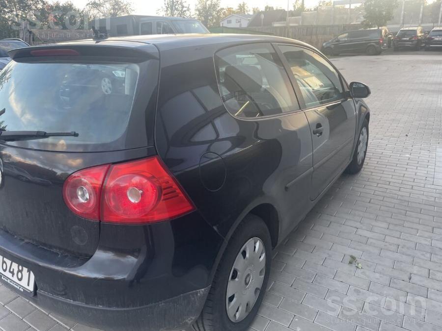Melns Volkswagen Golf 2004 Rīga, ar dzinēja tilpumu 1.90 L un nobraukumu 356 tūkst. km par 1280 €, foto 5 vietnē AUTOMOTO.COM.LV